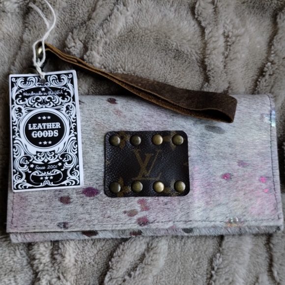 Keep It Gypsy | Accessories | Keep It Gypsy Trifoldwristlet | Poshmark